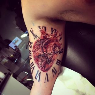 25 Timeless Clock Tattoo Designs For Men - Pulptastic