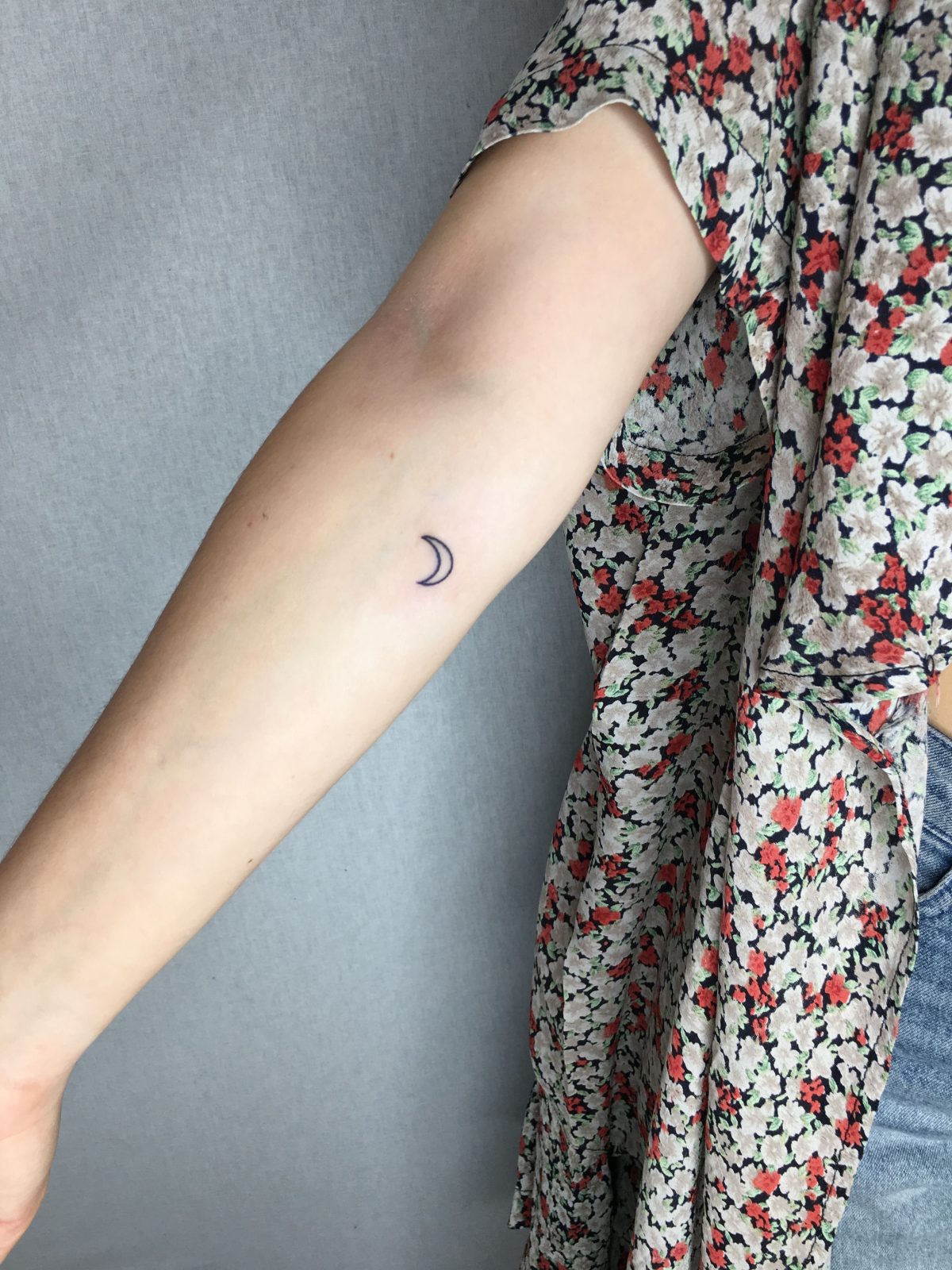 25 Beautiful Moon Tattoos for Women - Pulptastic