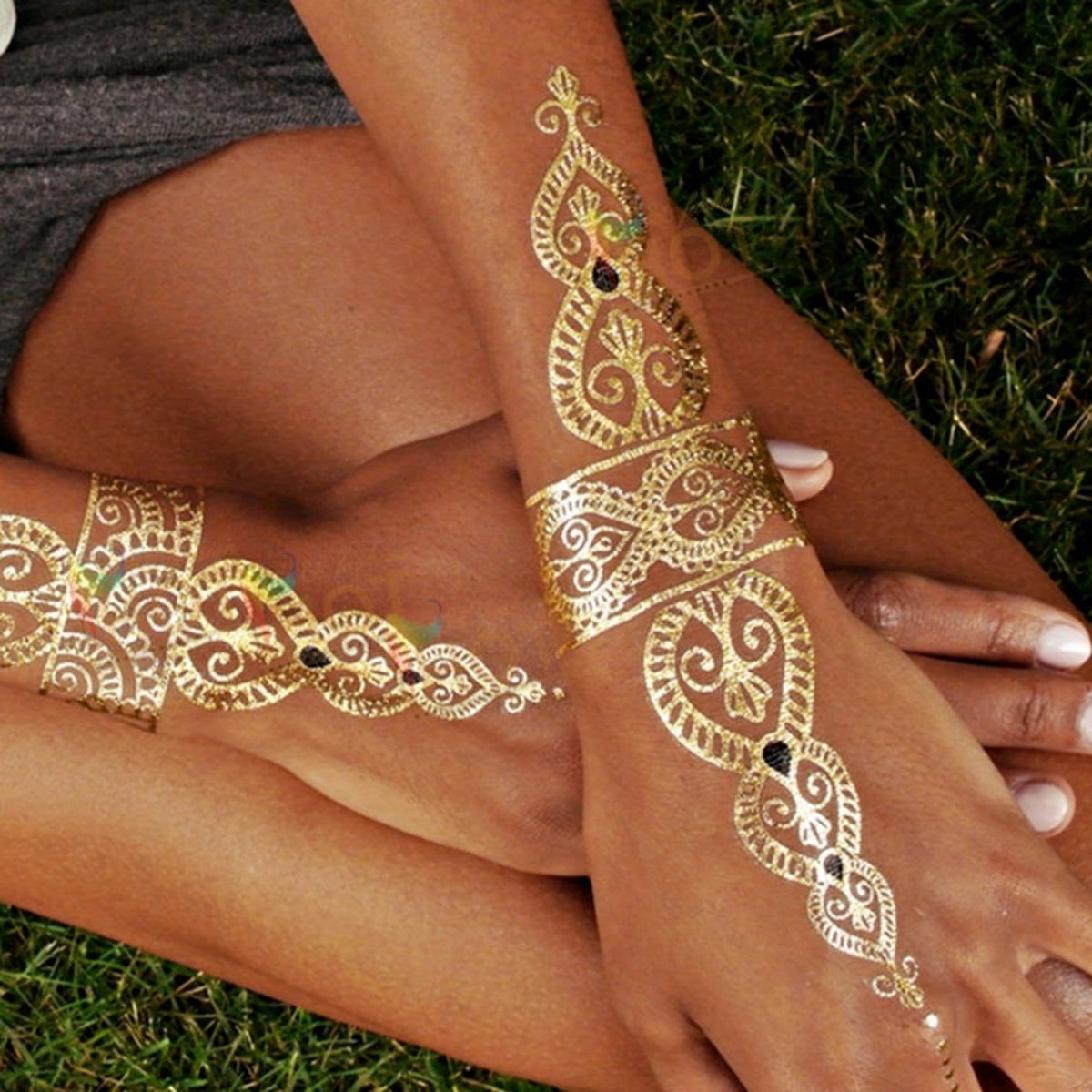 26 Elegant Henna Tattoo Designs For Women - Pulptastic