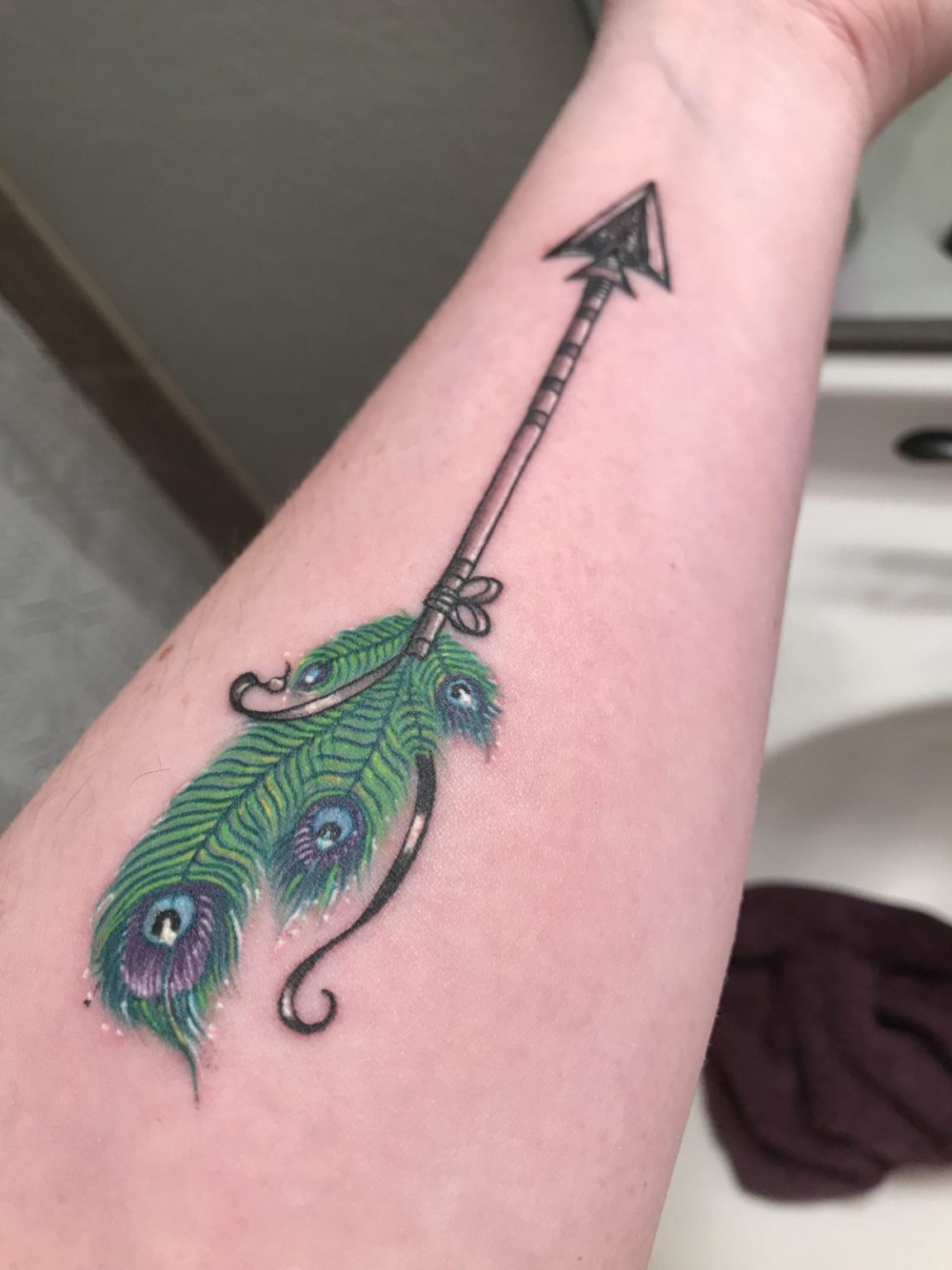 30 Arrow Tattoos For Women Who Strive - Pulptastic