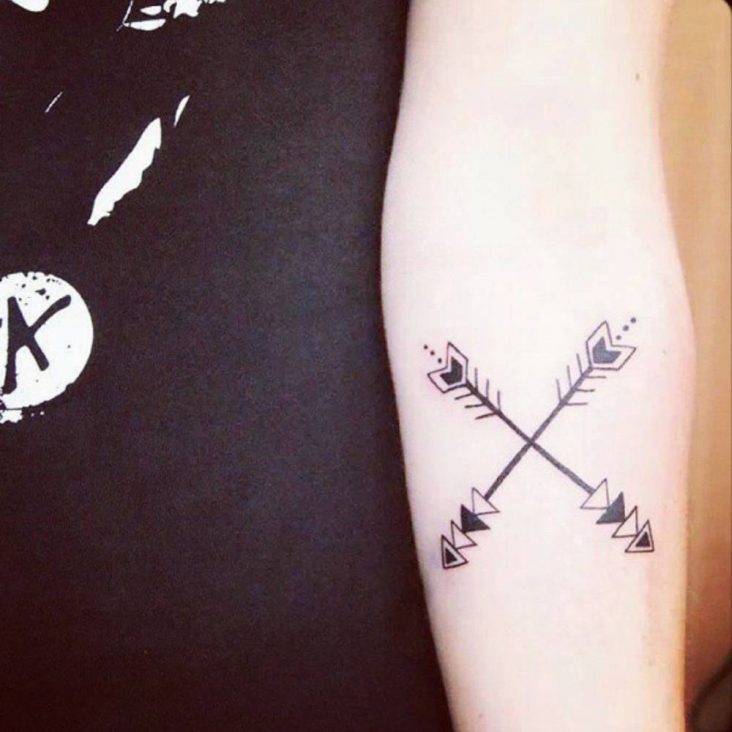 30 Arrow Tattoos For Women Who Strive - Pulptastic