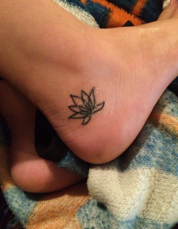 30 Best Lotus Flower Tattoo Ideas For Women - Pulptastic