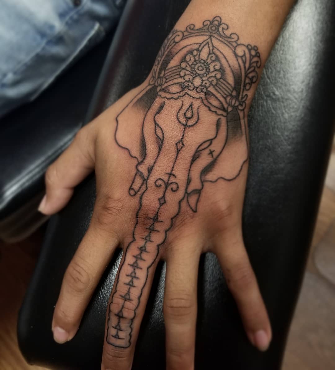 35 Best Hand Tattoo Ideas of 2022 - Pulptastic