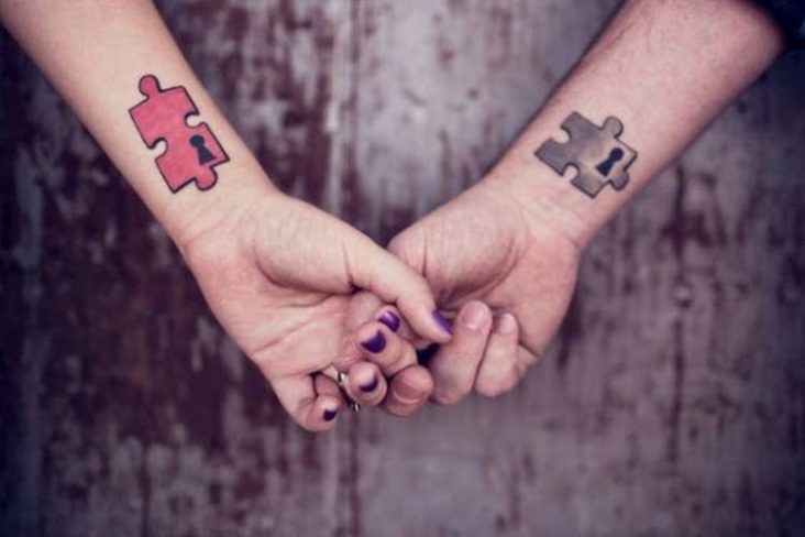 60 Matching Couple Tattoos For The Adorable And Romantic - Pulptastic