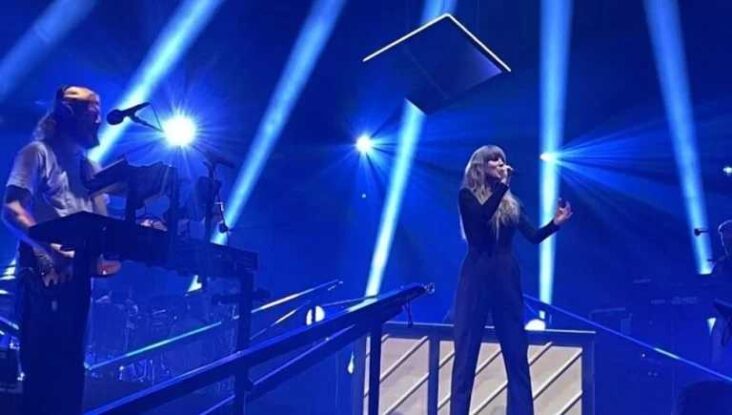 Taylor Swift Makes Surprise Appearance at Bon Iver’s London Show ... Taylor Swift Makes Surprise Appearance at Bon Iver’s London Show ...