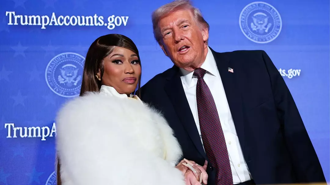 Nicki Minaj Flaunts $1 Million Trump 'Gold Card' While Defending ...